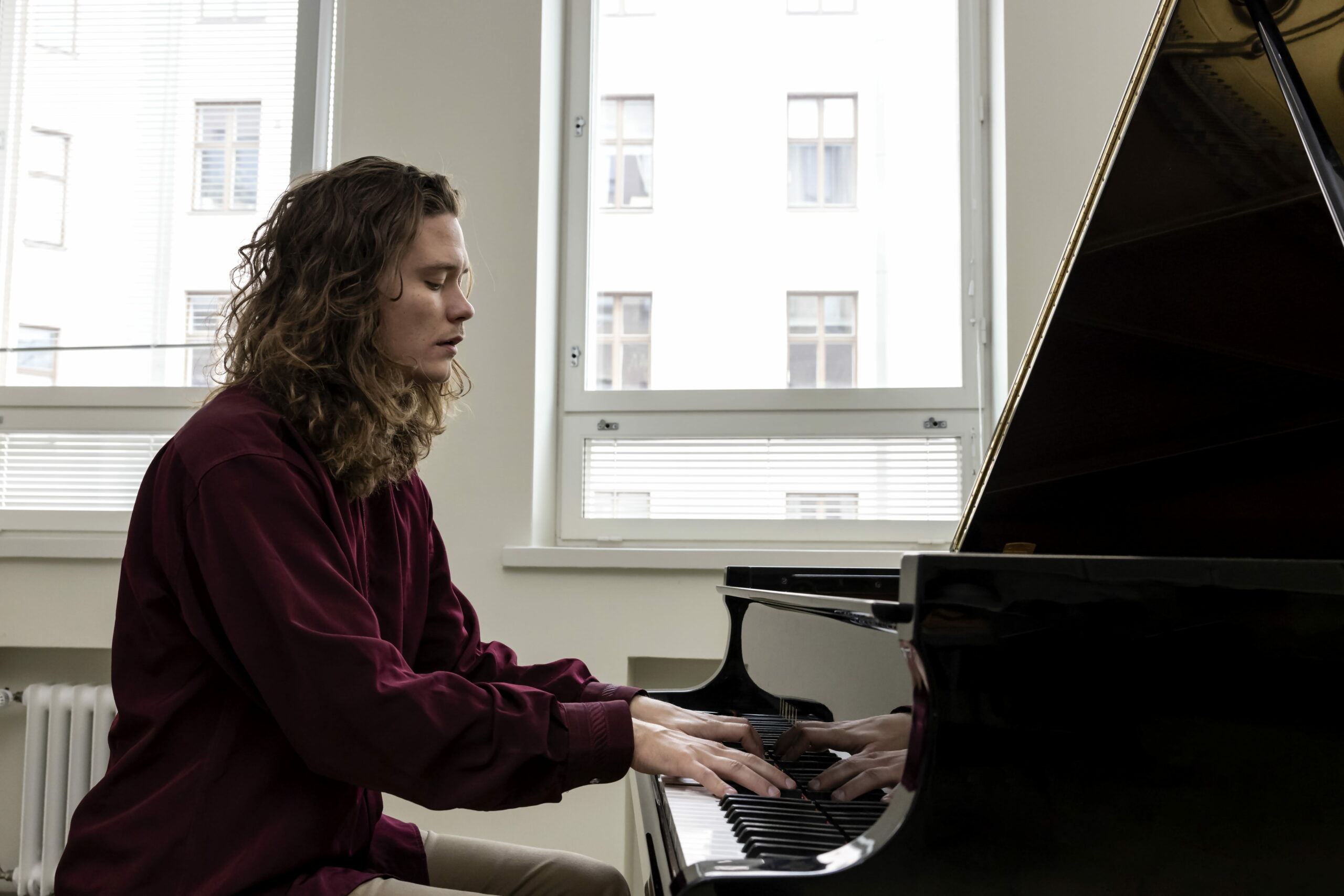 Miika Vintturi at the piano - Villa Hakasalmi